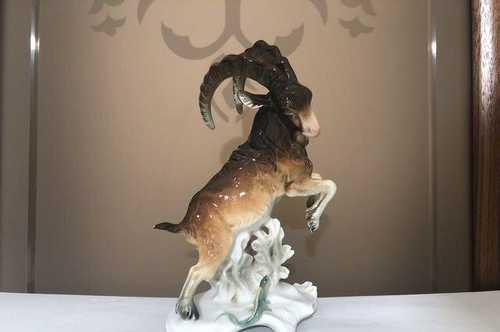 Старинная фарфоровая статуэтка Горный козел