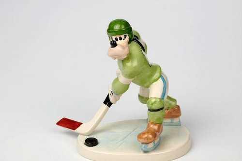 "Хоккеист" статуэтка Goebel