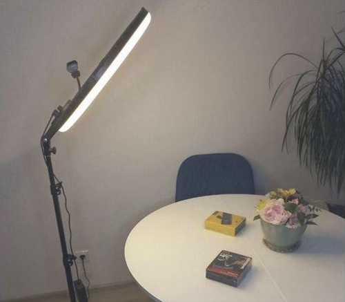 Кольцевая лампа для фото на столе со штативом