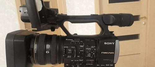 Профессиональная видеокамера Sony HXR-NX3