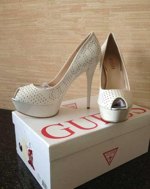 Новые белые туфли Guess р.39