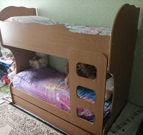 Продам двухъяросную кровать