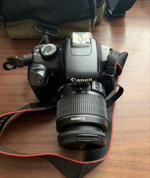 Зеркальный фотоаппарат Cannon