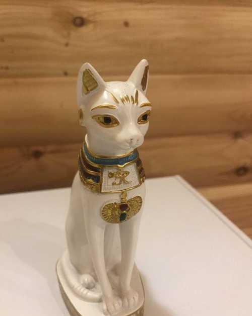 Статуэтка. Кошка