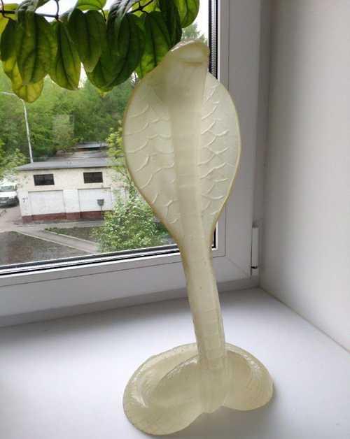 Кобра светиться статуэтка, сувенир