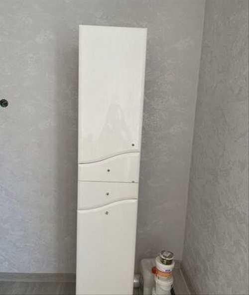 Шкаф пенал с корзиной для ванной комнаты