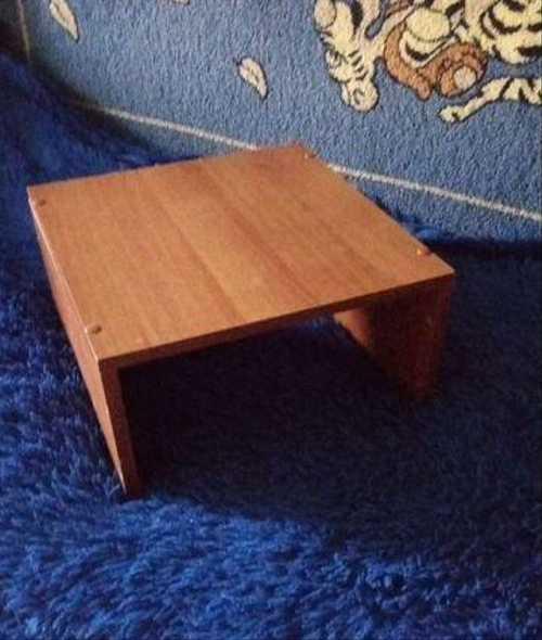 Столик для кровати