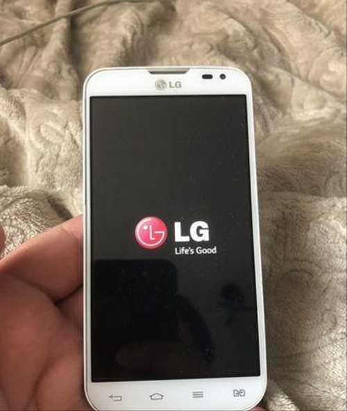 Телефон LG L90