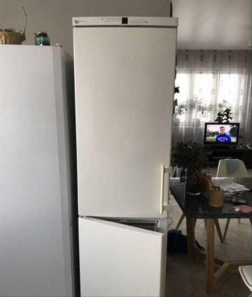 Двухкамерный холодильник Liebherr 200см