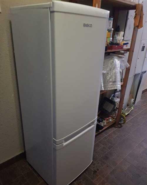 Холодильник Beko CSK25000(в ремонт)