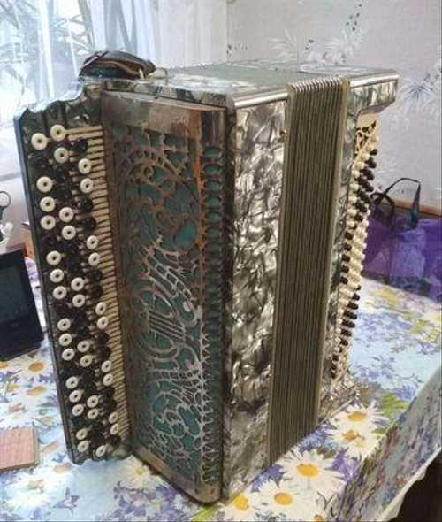 Баян кустарный звучит огонь