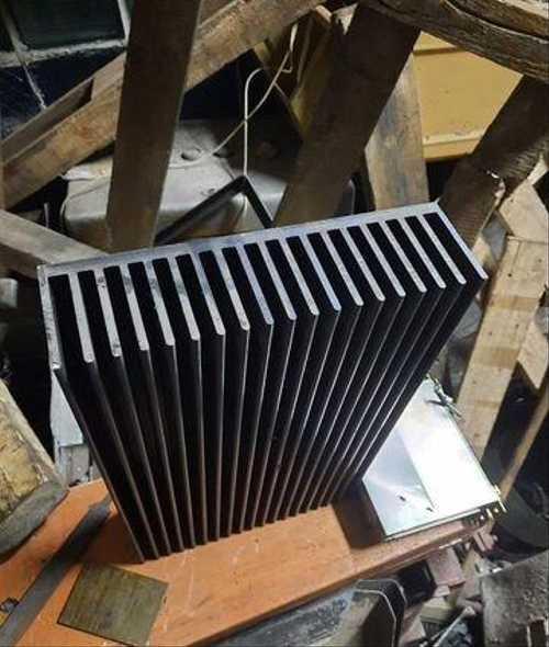 Радиатор охлаждения для радиодеталей
