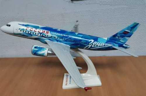 Модель самолета Airbus A319 Зенит оригинал