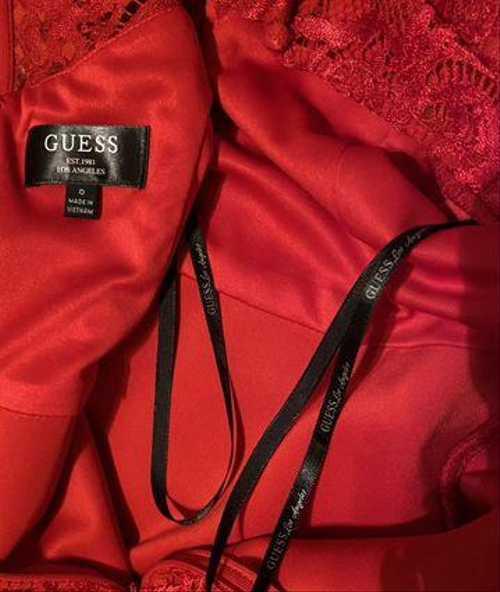 Платье guess
