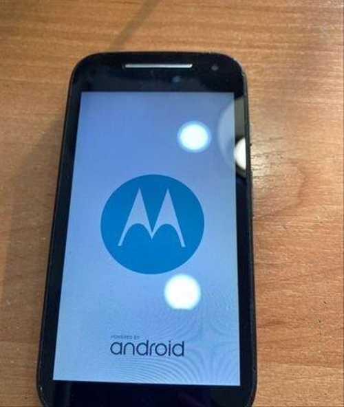 Телефон Motorola Moto E
