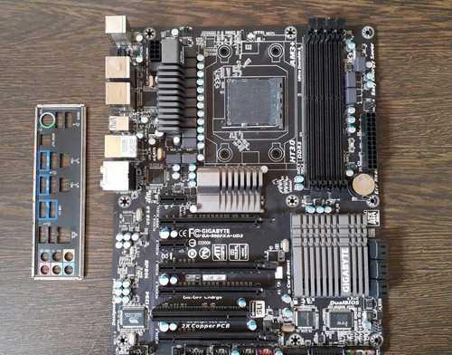 Gigabyte GA-990FXA-UD3 (990FX, AM3+)