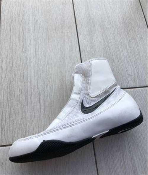 Боксерки Nike белые