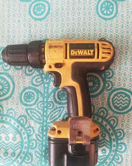 Аккумуляторная дрель Dewalt DC 740