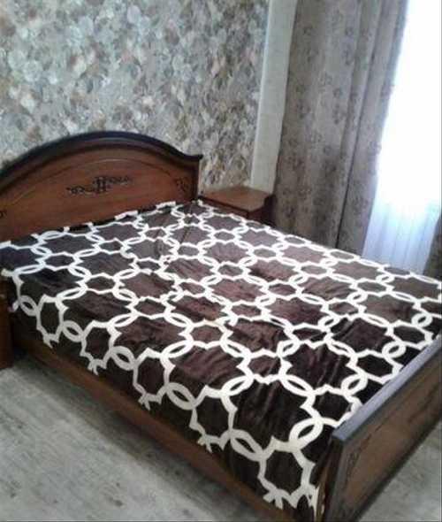 Кровать с матрасом или матрацем