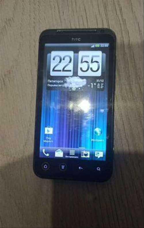 Телефон HTC Evo 3D