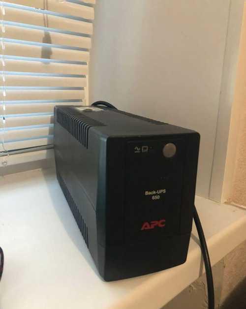 Бесперебойник - APC Back-UPS 650, 230 В