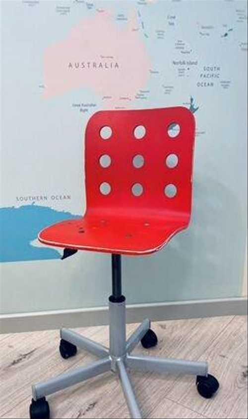 Детский стул IKEA Юлес на колесиках б/у красный