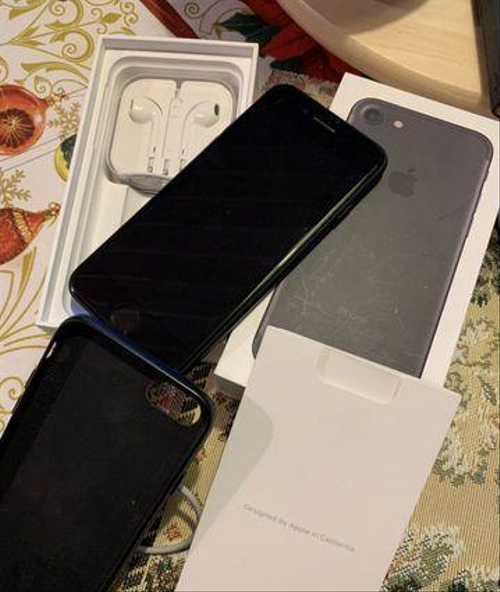 Телефон iPhone 7 jet black 32gb