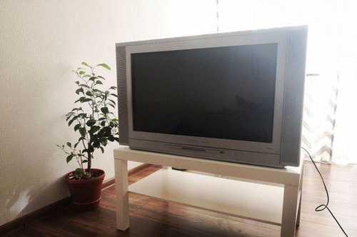 Телевизор Grundig Elegance 82 Flat