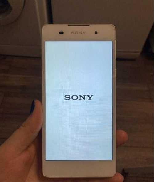 Телефон Sony xperia Е5
