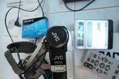 Видеокамера JVC-GR-DX307