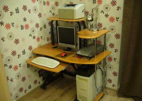 Компьютерный стол DL-82