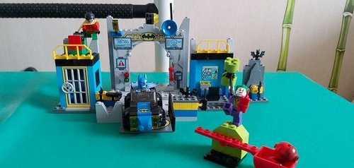 Lego Juniors 10672. Атака на логово Бэтмена