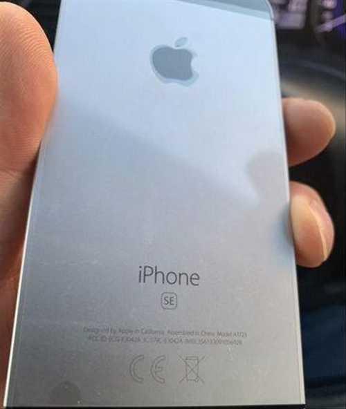 Телефон iPhone se 32gb