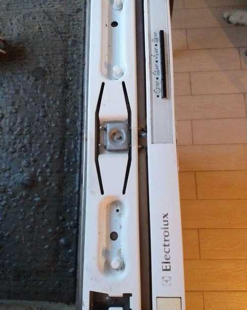 Посудомойка Electrolux ESL 4120