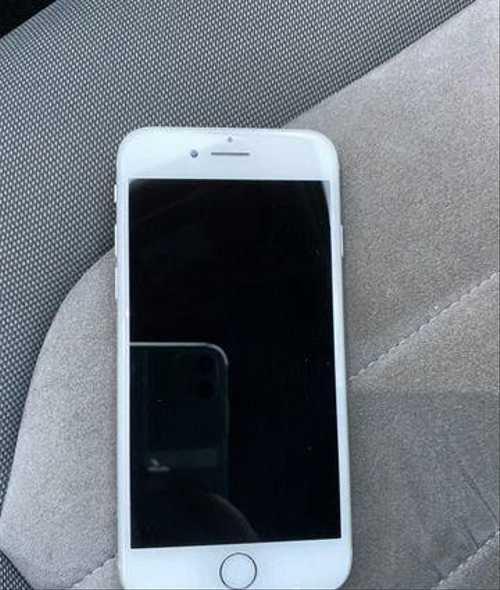 Телефон Apple iPhone 7 32Gb Silver