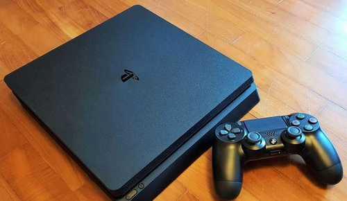 Sony playstation 4 PS4 slim