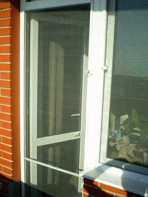 Москитные сетки на двери фото