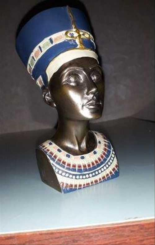 Бюст Нефертити из Египта