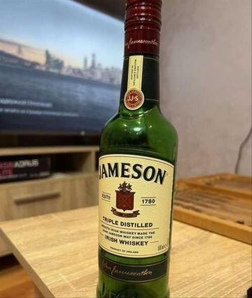 Пустая бутылка jameson