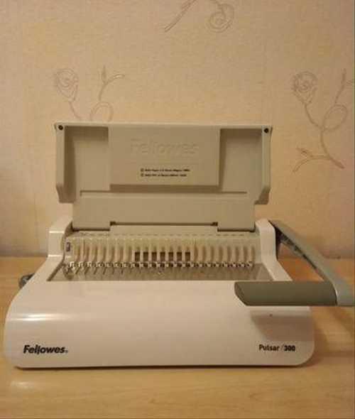 Брошюровщик на пластиковую пружину Fellowes Pulsar