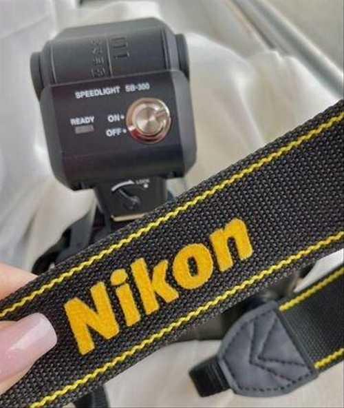 Зеркальная камера Nikon D3400 + фотовспышка