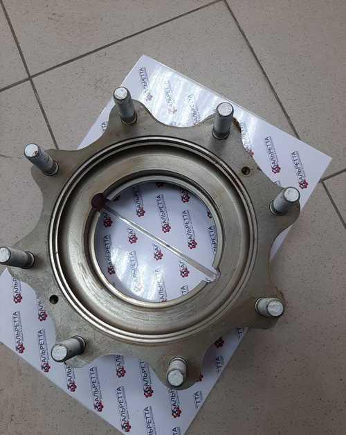 Ступица в сборе со шпильками 066993 OEM