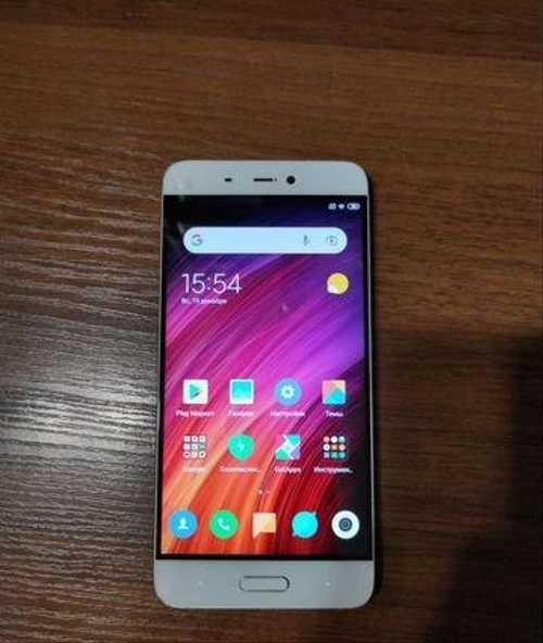 Телефон Xiaomi mi5 3/64 gb white