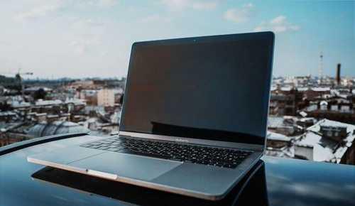 Macbook pro 13-inch, 2017, Two Thunderbolt 3 ports