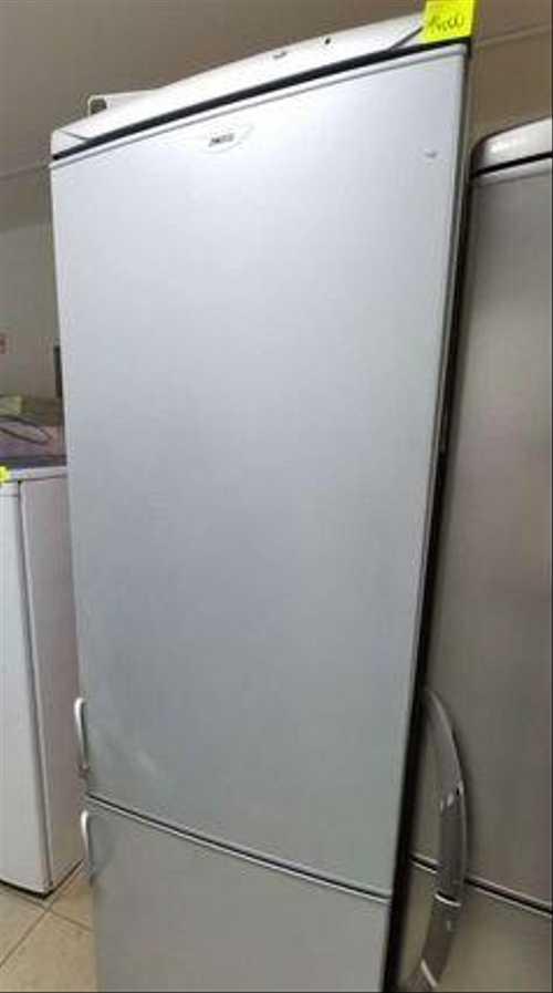 Высокий серебристый холодильник Gorenie