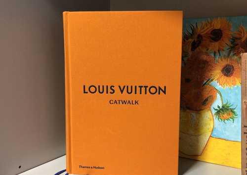 Книга Louis Vuitton Catwalk