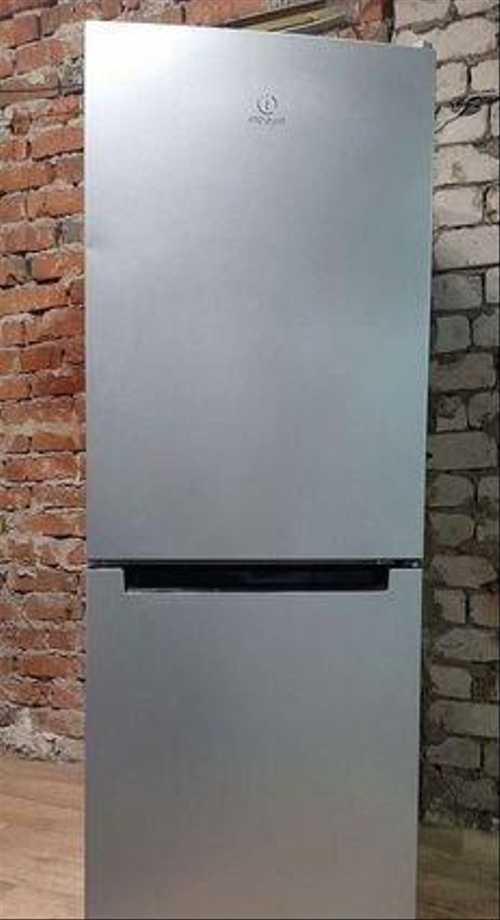 Холодильник indesit no frost в хорошем состоянии