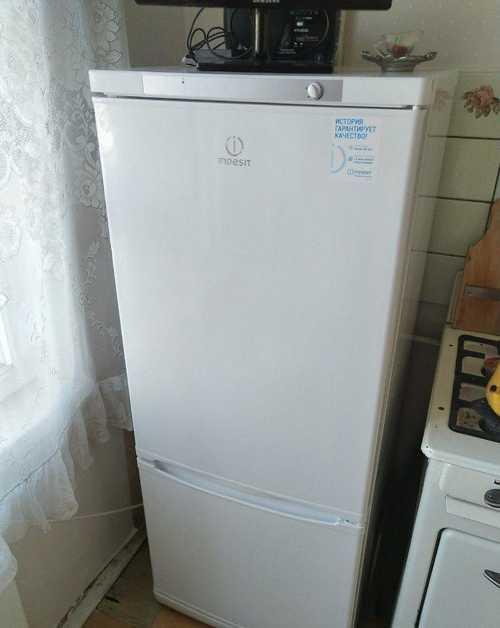 Холодильник indesit ES 15