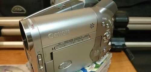Видеокамера Canon DC20 E