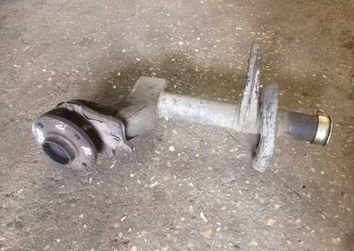 Кулак поворотный L VW Passat B2 811412025F